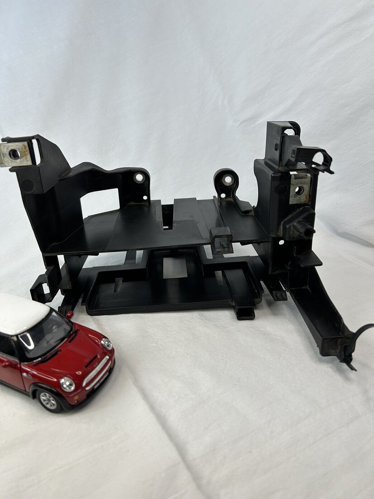 07-16 Mini Cooper ENGINE COMPUTER HOLDER CONTROL MODULE ECU HOUSING BR ...